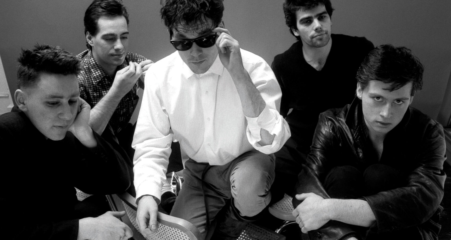 The Associates: 18-Carat Love Affair – Electronic Sound