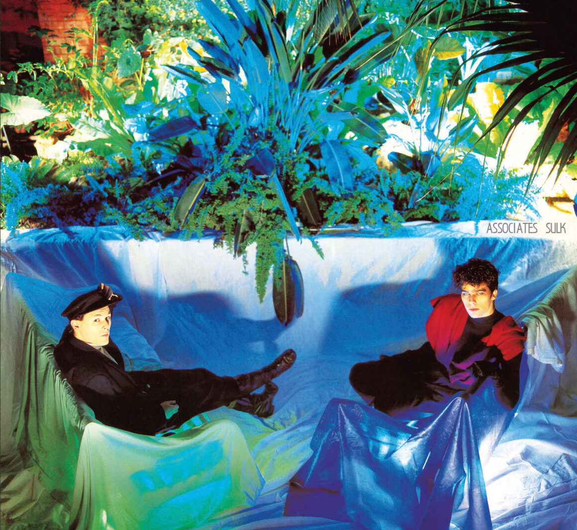 The Associates: 18-Carat Love Affair – Electronic Sound